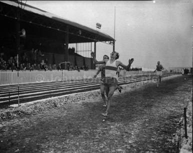 20006877-New Year sprint at Newtongrange - Michael Starrs wins half ...