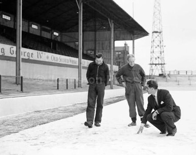 20007014-Easter Road Football Pitch inspected by Walter Galbraith and ...