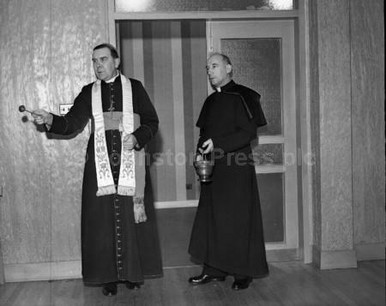 20007108-Archbishop Gordon Gray with Rev Father W McLaughlan blesses ...