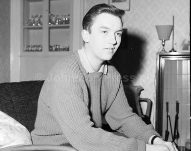 20007393-Frank Inglis who helped to save Miss Dorothy Charlton from ...