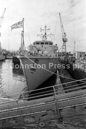 22643993-A Royal Navy minesweeper before leaving Rosyth naval base for ...
