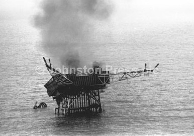 22655943-The world s worst oil rig disaster - 167 people were killed ...
