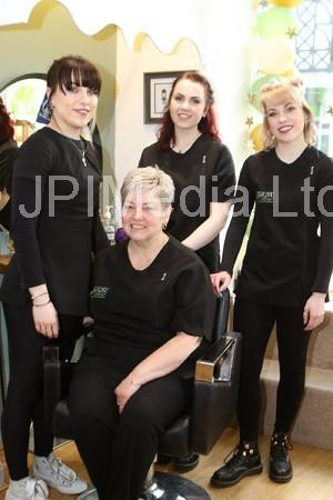 39406103-House of Colour, Jane Stutz with daughters Bethany, Lucy and ...