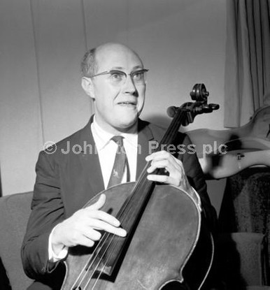 23445749-Russian cellist and conductor Mstislav Rostropovich with cello ...