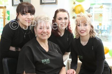 39406104-House of Colour, Jane Stutz with daughters Bethany, Lucy and ...