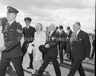 23445925-Screen legend Marlene Dietrich arrives at Turnhouse airport to ...