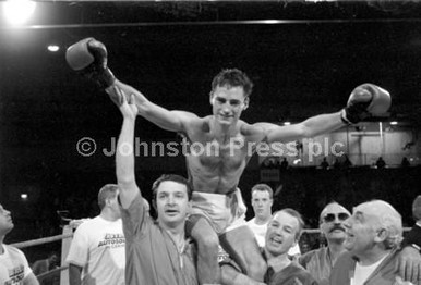 22657134-Glasgow southpaw boxer Steve Boyle celebrates after beating ...