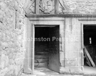 23446555-Doorway and coat of arms at Stenhouse Mansion in Edinburgh ...