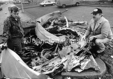 22657691-Pratt and Whitney engine experts with the most damaged jumbo ...