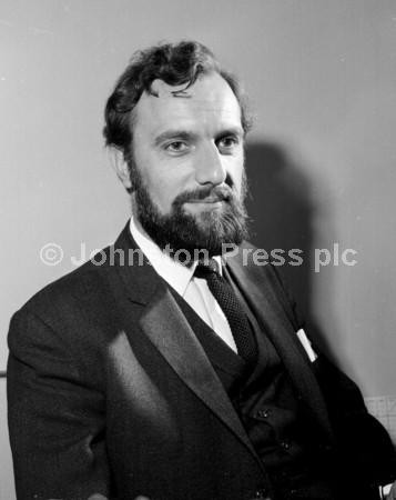 23458998-Scottish actor Tom Fleming in 1965. - National World | Newsprints