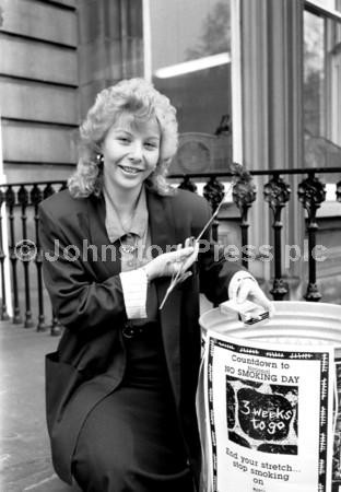 22665238-Debbie Horn 20 swapped her cigarettes for a red carnation in ...