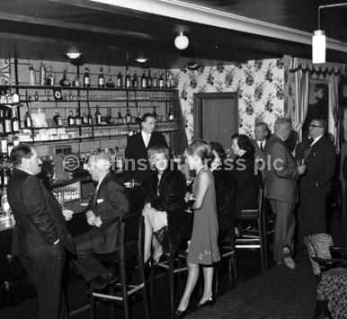 23460431-Fox Covert Hotel bar Edinburgh - Iconic Media Group | Newsprints