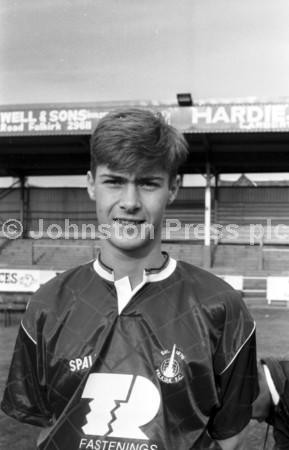 22701277-Colin McKinnon at a Falkirk FC football team photo-call at ...