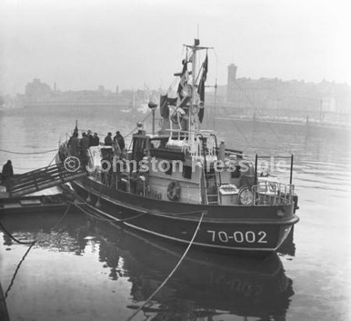 23441081-A new RNLI lifeboat built at Yarrow & Company at Bridge Wharf ...
