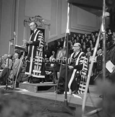 23442935-The installation of Sir Alec Douglas Home as first Chancellor ...