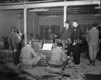 20863300-Saughton Prison Edinburgh - Prisoners at work under the ...