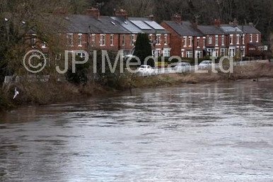 39357057-The swollen River Wear looking towards South View at Fatfield ...