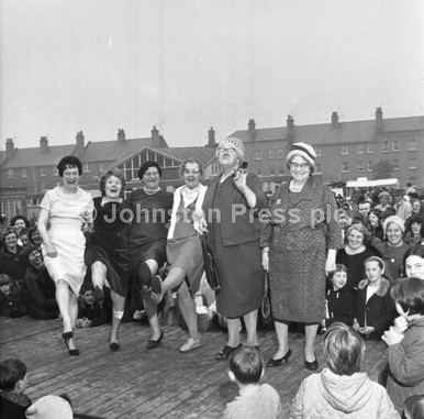 23443123-The Glamorous Grannies competition at the May Fair in Pilton ...