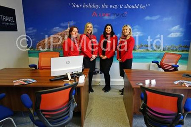 39411895-A Line Travel Chesterfield. Sarah Poolman, Nicola Aldersley ...