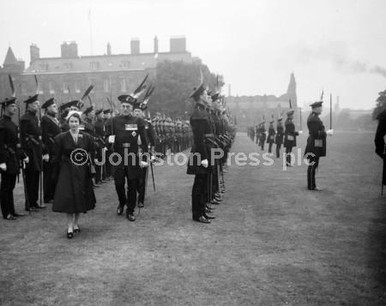 20863840-Queen Elizabeth II Edinburgh Visit - Inspecting the Queen s ...