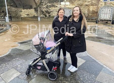 39363755-Lisa Stobbart left and Melissa Davidson pose for the camera at ...