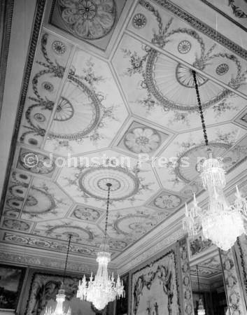 20871729-Inveraray Castle - Argyll Great drawing room showing ornate ...