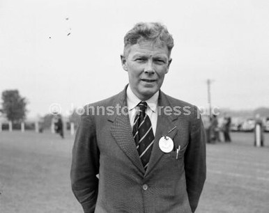 20874768-Dr Neil Campbell - National World | Newsprints