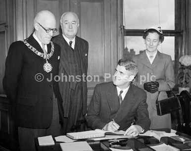 20874769-Hon RS Garfield Todd and Mrs Todd - Prime Minister of South ...