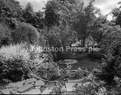 20875382-Baberton House grounds - Juniper Green Edinburgh - Iconic ...