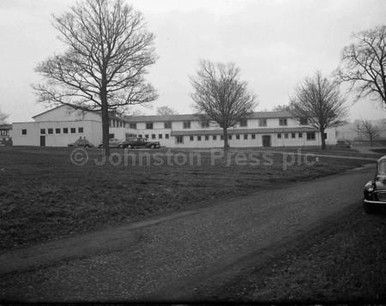19986819-Inch Primary School Edinburgh - Exterior picture of school ...