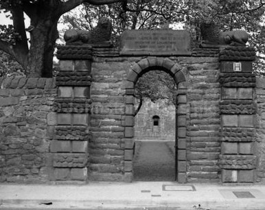 19986975-Entrance gateway to Merchiston Castle Colinton Road, home of ...