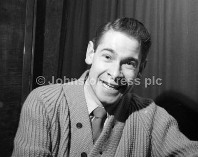 20918339-Stanley Baxter, comedian - National World | Newsprints