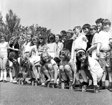20234198-A view of the great can race at Duddingston School sports day ...