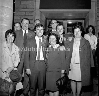 20234333-Labour politician Gavin Strang with his wife and supporters at ...