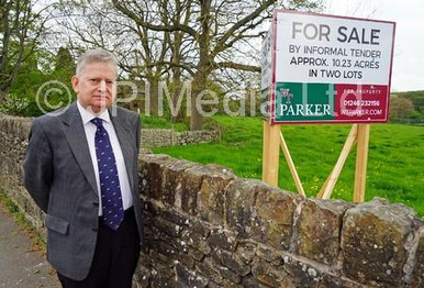 39420992-Coun Martin Thacker seen standing next to a field next to ...
