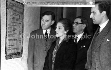 20921981-The Edinburgh Festival 1958 Four festival personalities L-R Mr ...