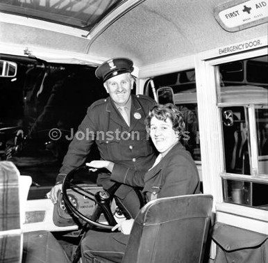 20235148-Father and daughter Mr A Mitchell and Mrs N Hunter, both bus ...