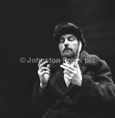 20235250-Scottish actor Tom Fleming as Vincent van Gogh with ear ...