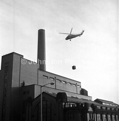 20235275-A helicopter delivers a 15ft cooling tower to Portobello power ...