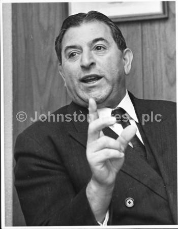 20235339-REO STAKIS PICTURES IN 1970 - National World | Newsprints