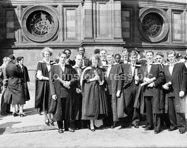 20923121-Edinburgh University Graduation Day - Graduates outside McEwan ...
