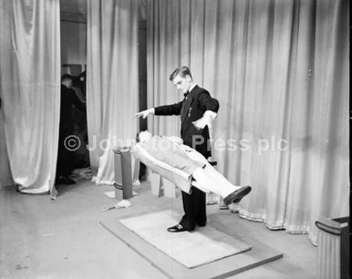 20923819-Edinburgh Magic Circle show at the YMCA Hall - Robert Currie ...