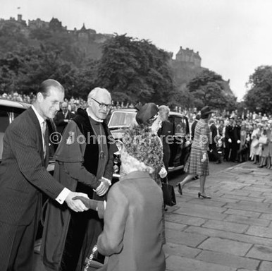 20236113-Queen Elizabeth II and Prince Philip Duke of Edinburgh arrive ...