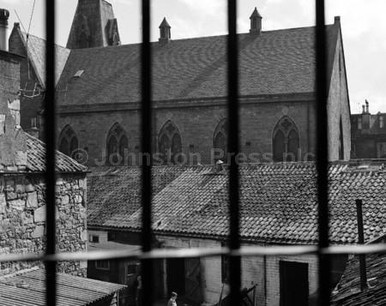 19997712-Sciennes Village - Edinburgh - The former byre & stable yard ...