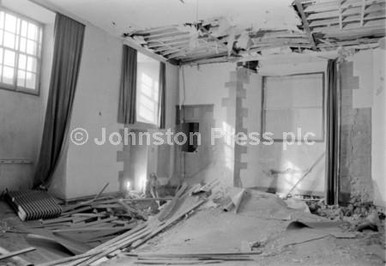 20236289-Edinburgh Castle after the bomb blast attributed to the Angry ...