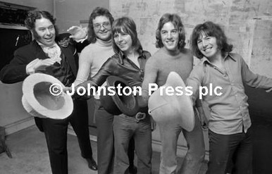 35945019-Wigan actor Colin Bean rehearsing for a show with Wigan group ...