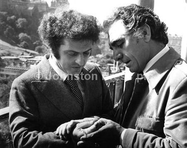 20241929-Edinburgh Festival 1975 Opera singer Geraint Evans checks the ...