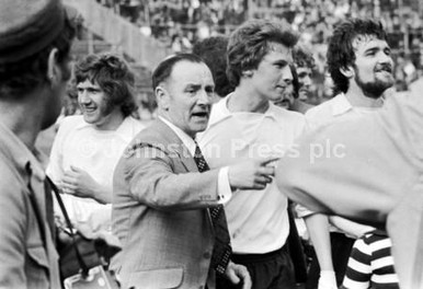 20242175-Bo ness United celebrate beating Darvel in the Scottish Junior ...
