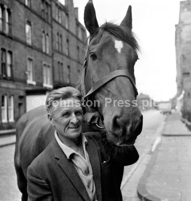 20242363-Andrew Nimmo says goodbye to his milk horse when he retires as ...