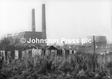 35945214-Westwood power station and the Wigan gasometer behind Chapel ...